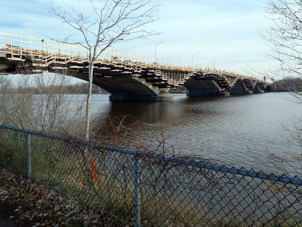 Pont Viau bridge - Ferneuf